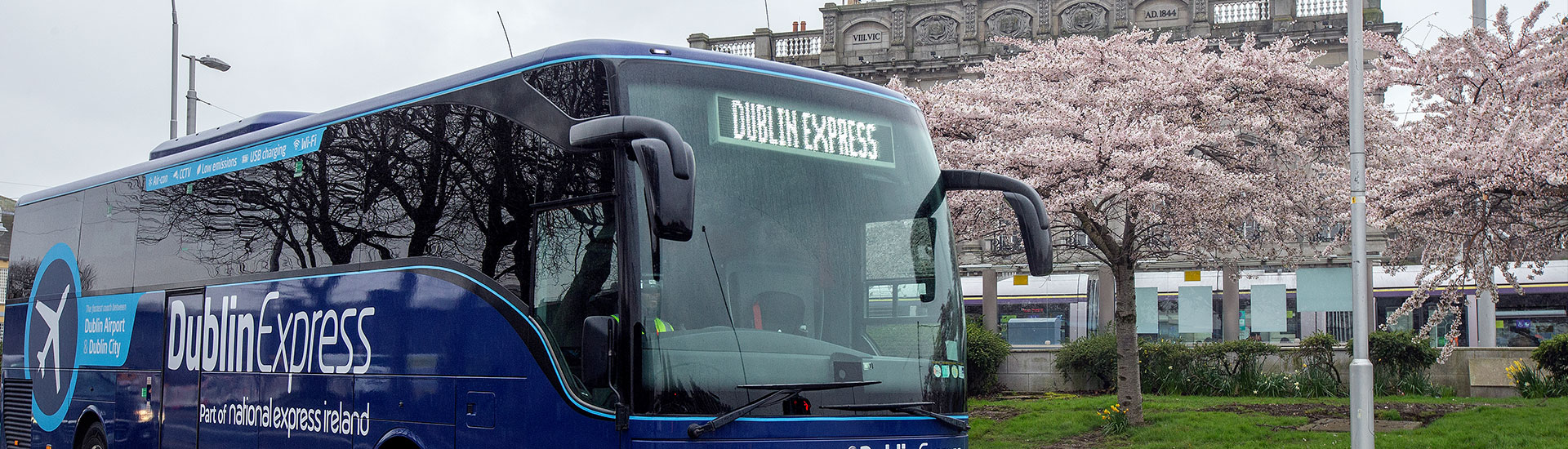 Travel from Dublin Airport to City and Suburbs by Coach | Dublin Express